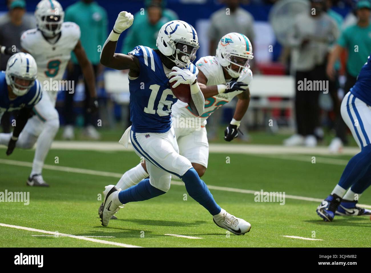 Indianapolis Colts wide receiver Ashton Dulin (16) runs with the ball ...