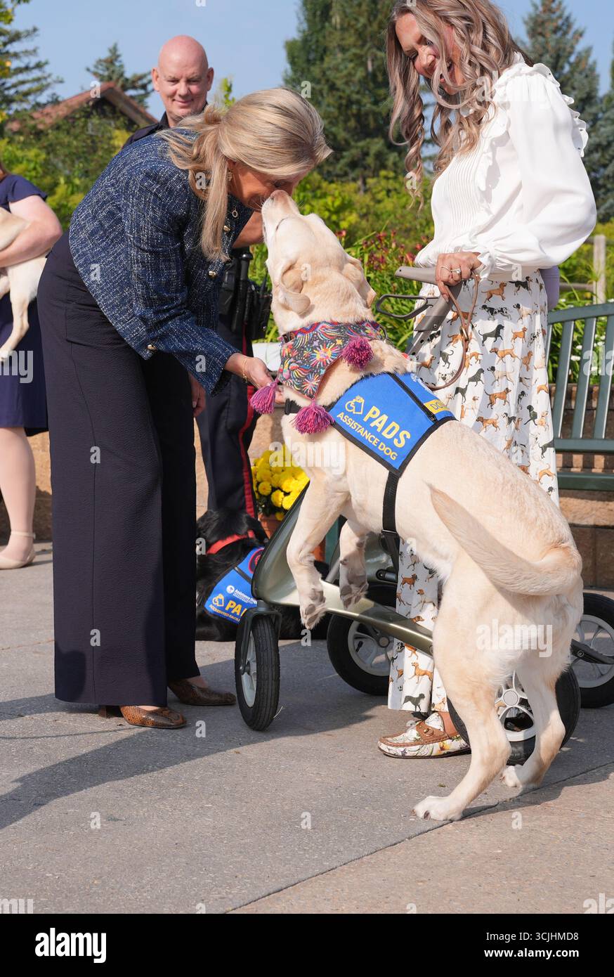 The Duchess of Edinburgh meets Cindy Luterbach with PADS Mallee, at the ...