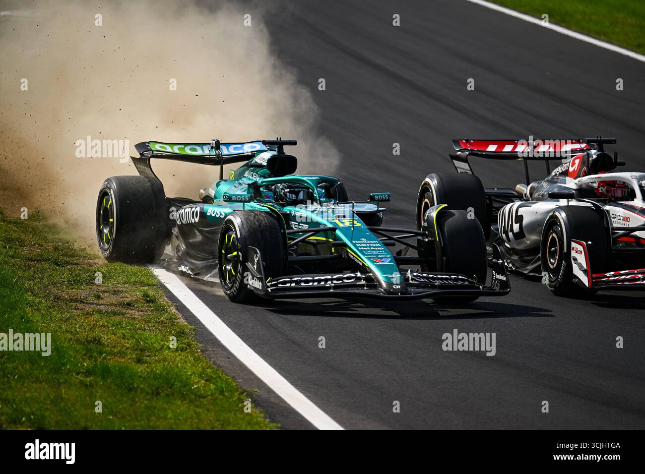 #18 Lance Stroll (CAN, Aston Martin Aramco F1 Team), #31 Esteban Ocon ...
