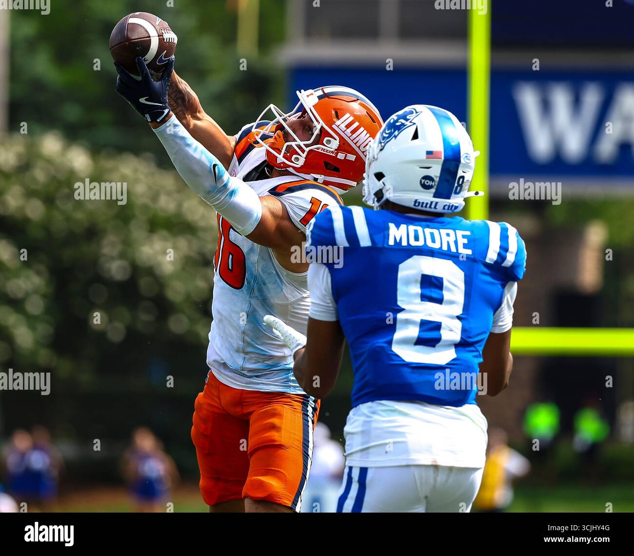 September 6,2025: Illinois tight end Logan Farrell (16) intercepts ball ...