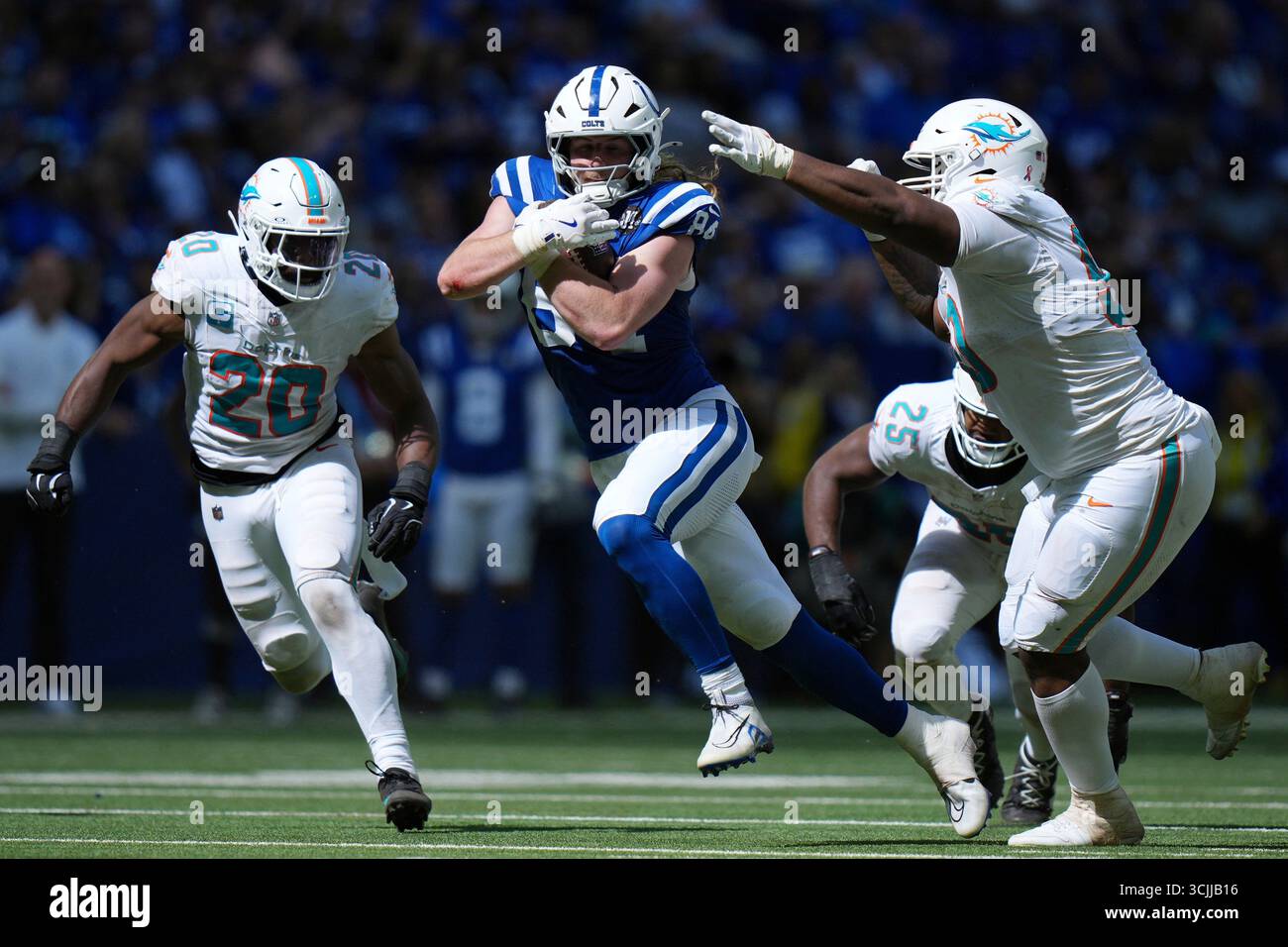 Indianapolis Colts tight end Tyler Warren (84) runs for a first down ...