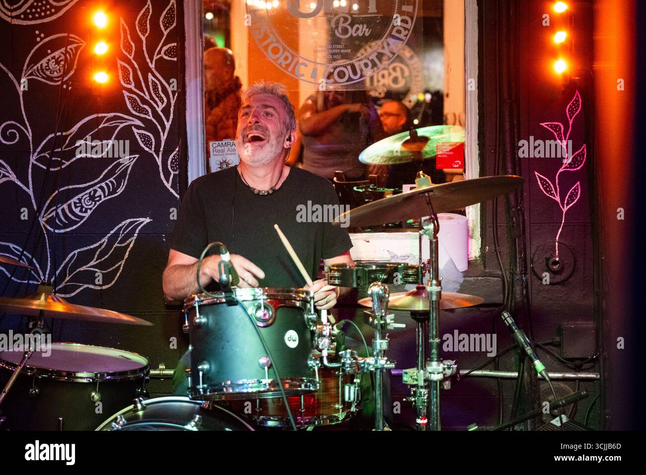 RIA PLAYS, LIVE CONCERT, 2025: The band RIa Plays performing live at The Brit Bar in Weston ...