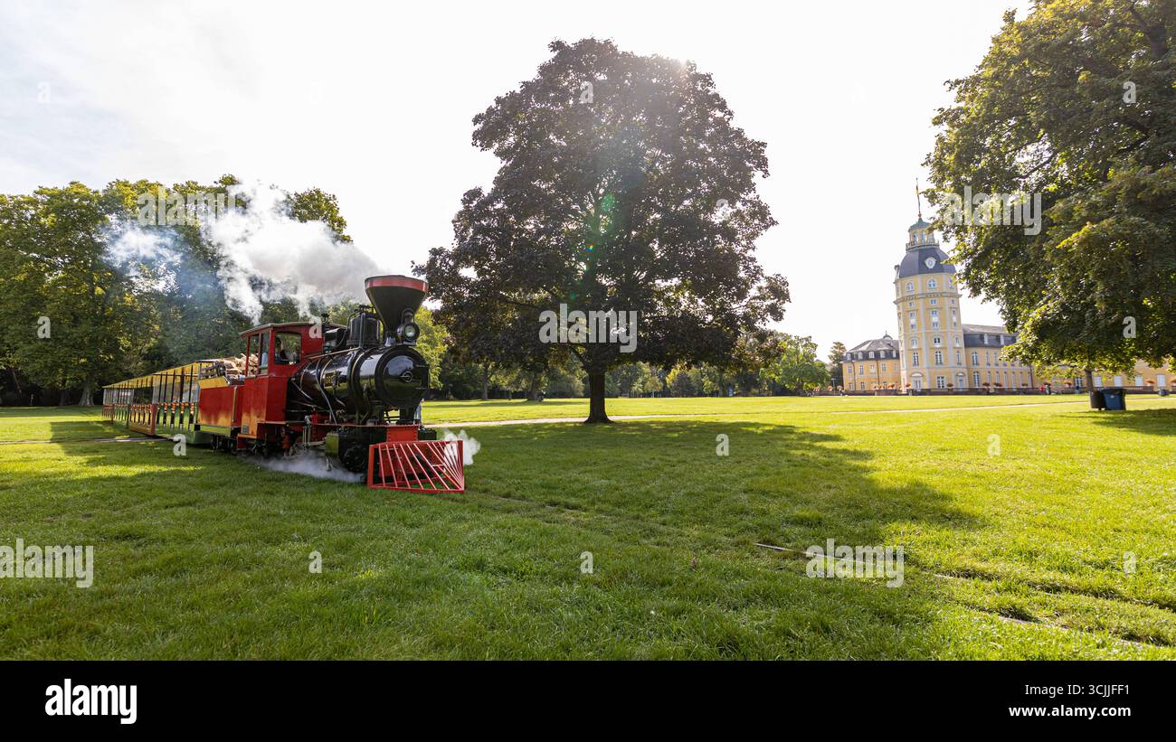 Dampflok GREIF der Schlossgartenbahn am Karlsruher Schloss - 07.09.2025 ...