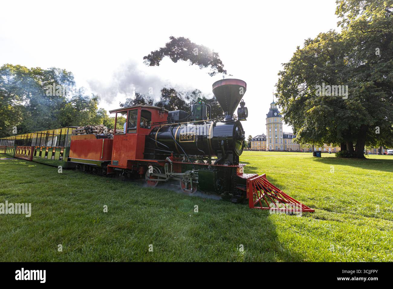 Dampflok GREIF der Schlossgartenbahn am Karlsruher Schloss - 07.09.2025 ...