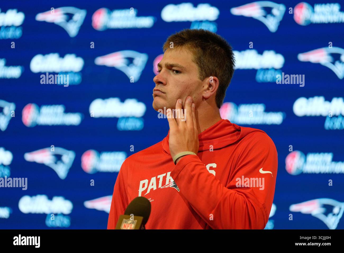 New England Patriots quarterback Drake Maye (10) attends a news ...