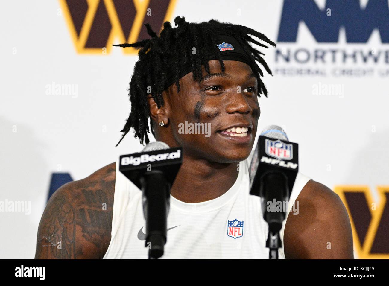 Washington Commanders cornerback Car'lin Vigers (22) speaking to ...