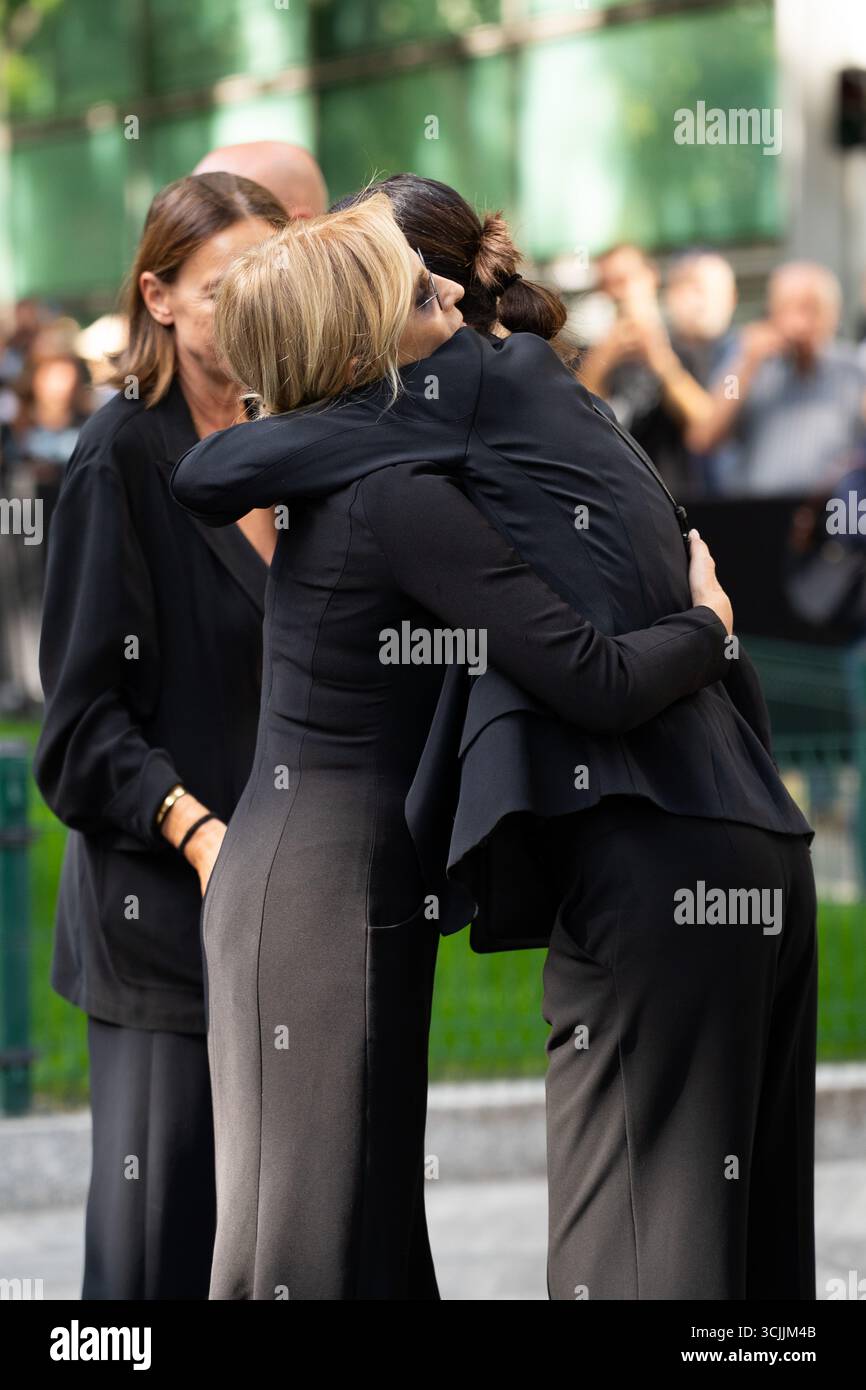 Isabella Ferrari , ? Giorgio Armani'S Funeral Chamber - Arrivals Armani ...