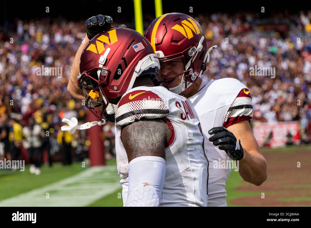 Deebo samuel commanders hi-res stock photography and images - Alamy