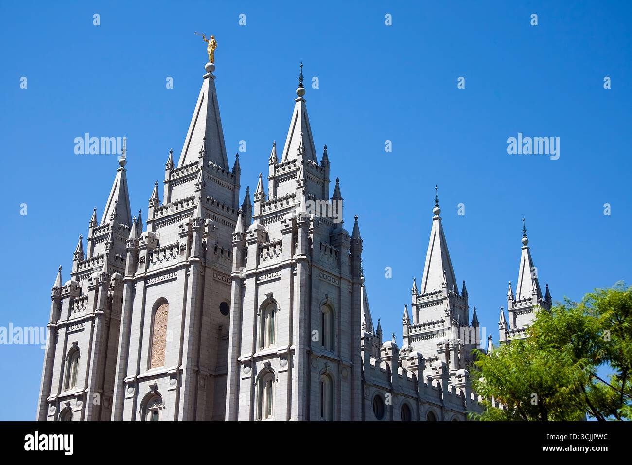 The Salt Lake Temple, the largest and most famous LDS temple, is the ...