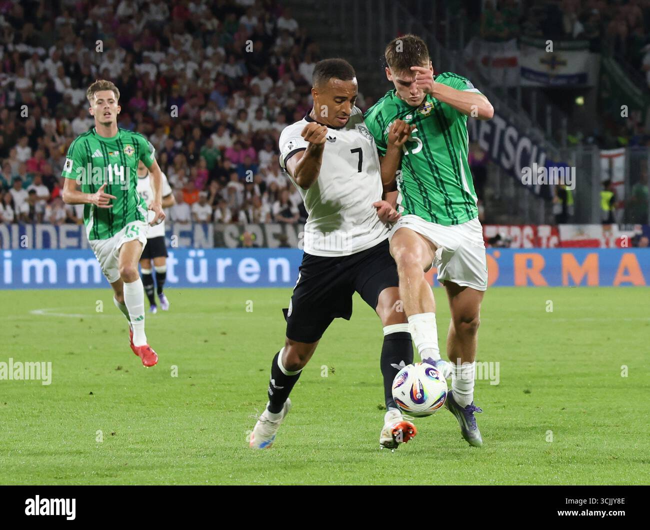 Isaac Price (Nordirland #14), Jamie Leweling (Deutschland #07), Justin ...