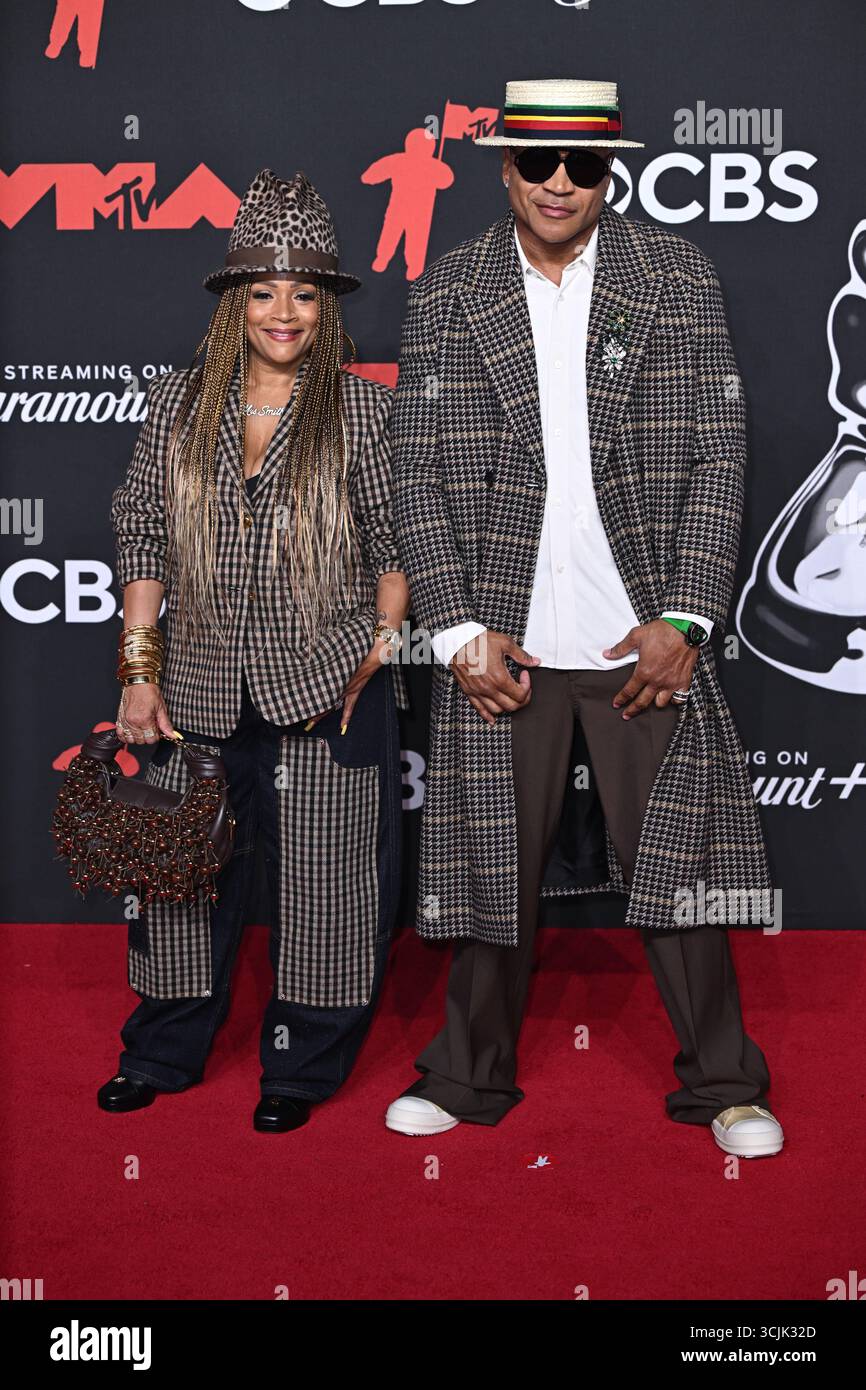 Simone Smith and LL Cool J attending the MTV Video Music Awards 2025 ...