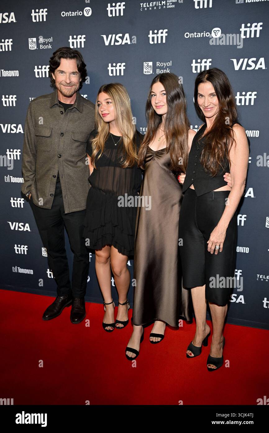 Jason Bateman, Francesca Nora Bateman, Maple Sylvie Bateman, Amanda ...