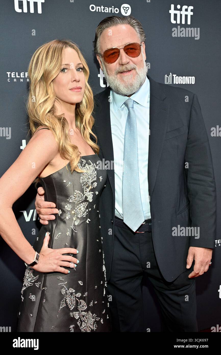 Russell Crowe and Britney Theriot attending the screening of the movie ...