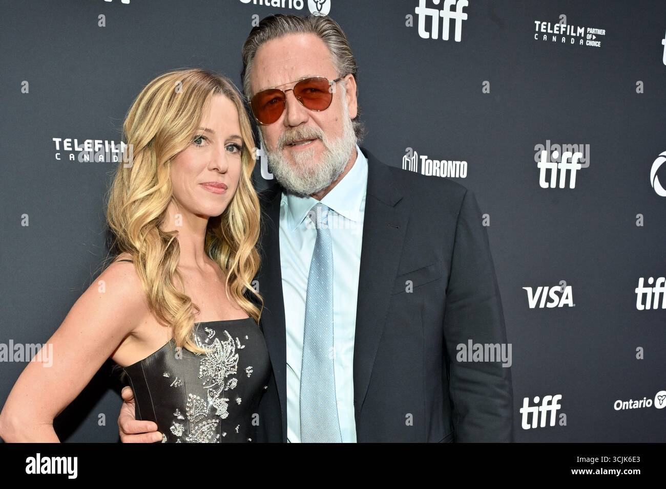 Russell Crowe and Britney Theriot attending the screening of the movie ...