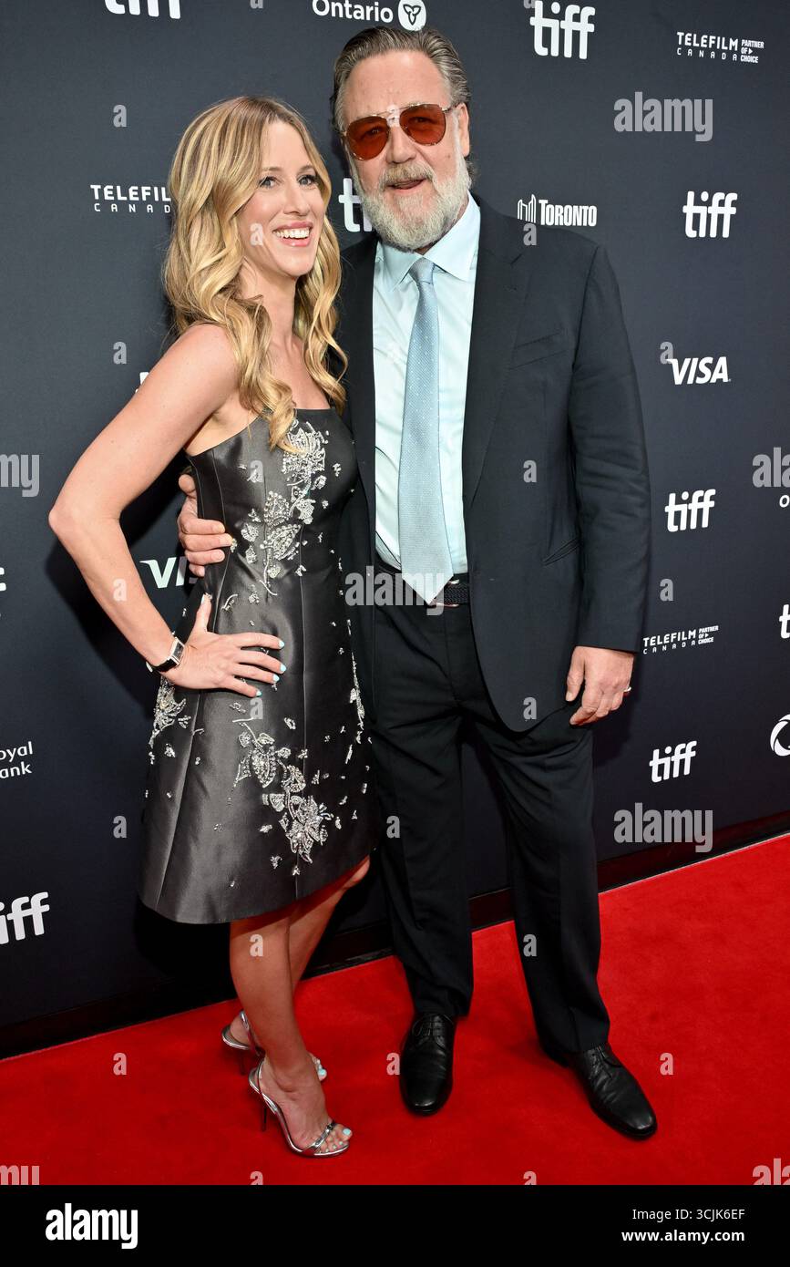 Russell Crowe and Britney Theriot attending the screening of the movie ...