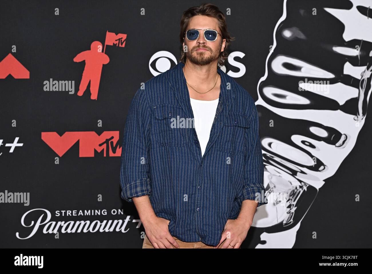 Luke Grimes arrives at the MTV Video Music Awards on Sunday, Sept. 7 ...