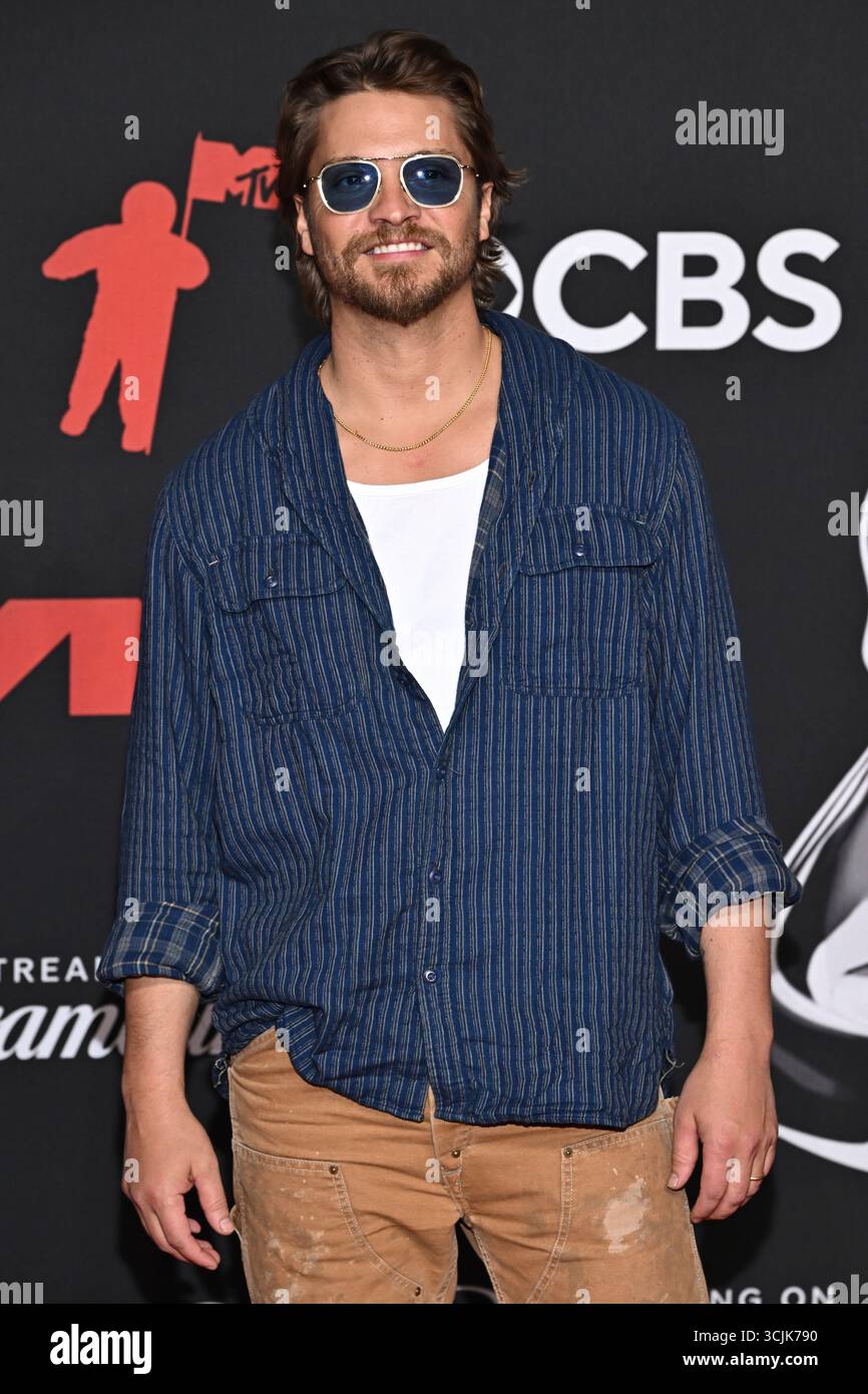 Luke Grimes arrives at the MTV Video Music Awards on Sunday, Sept. 7 ...