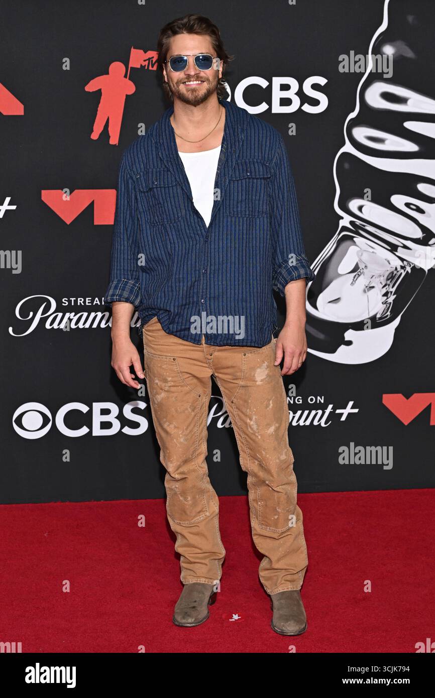Luke Grimes arrives at the MTV Video Music Awards on Sunday, Sept. 7 ...