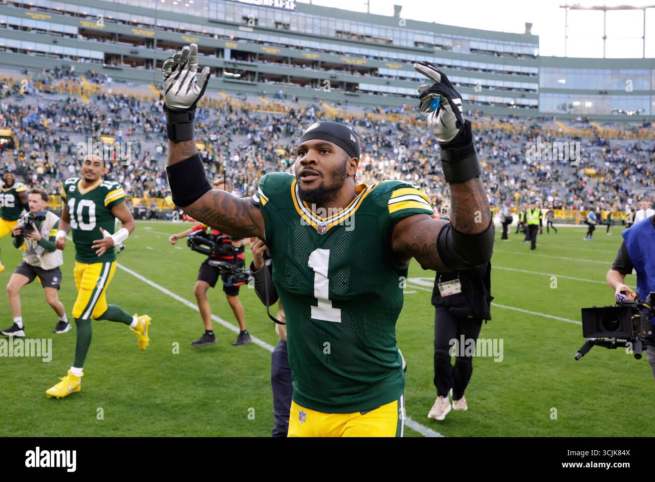 Green Bay Packers defensive end Micah Parsons (1) celebrates after an ...