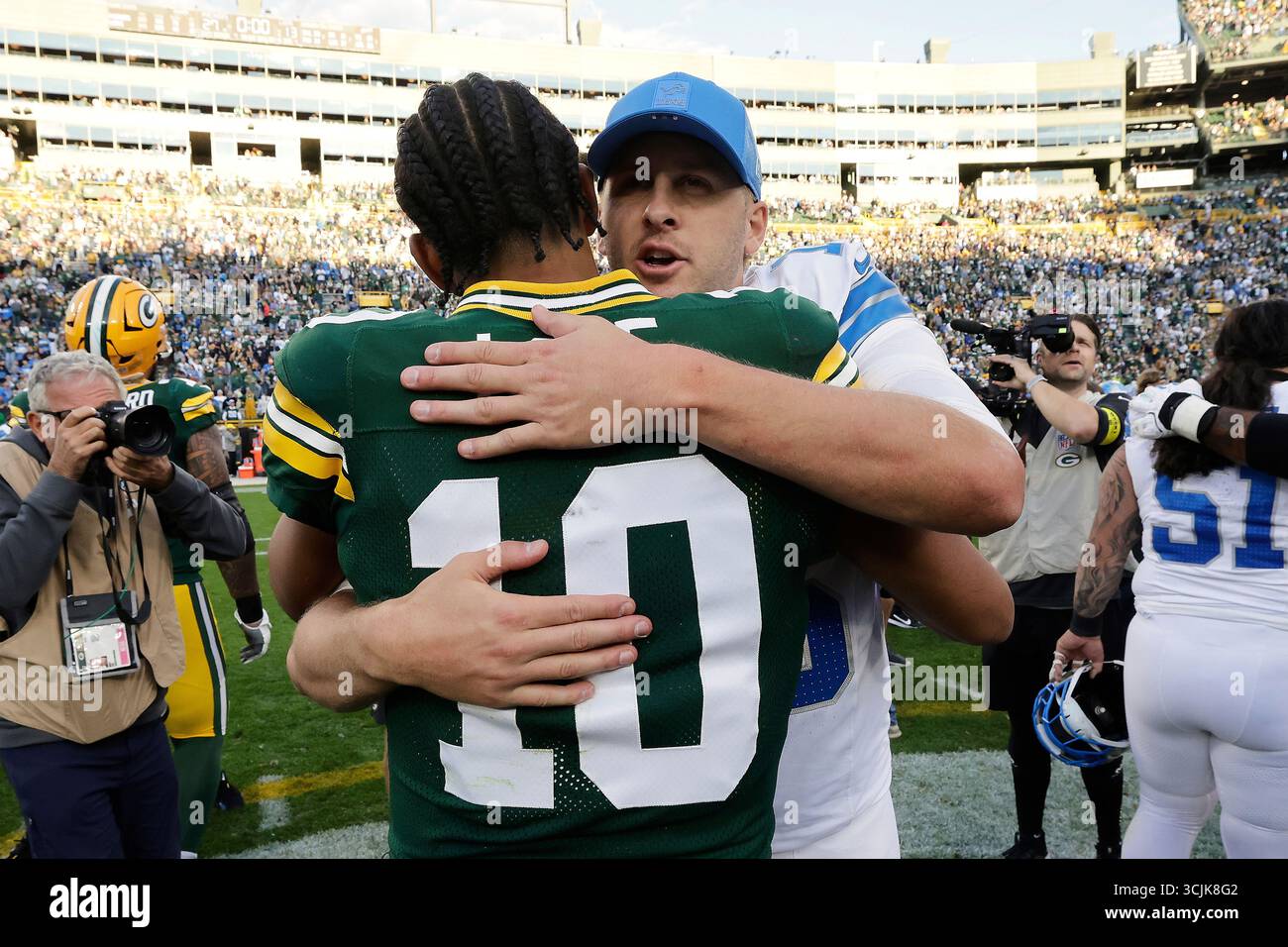 Green Bay Packers quarterback Jordan Love (10) and Detroit Lions ...