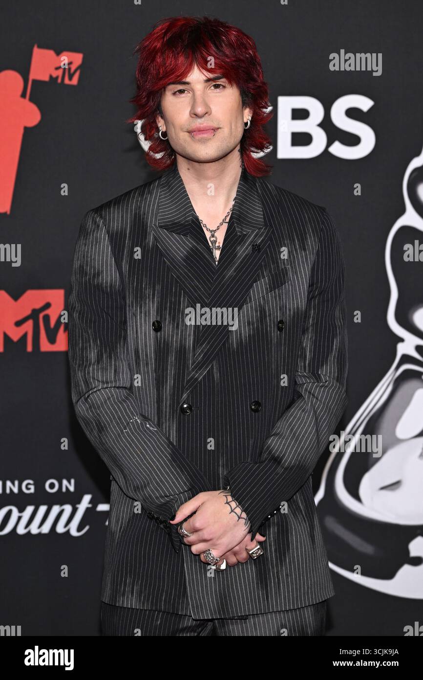 Jake Webber arrives at the MTV Video Music Awards on Sunday, Sept. 7 ...