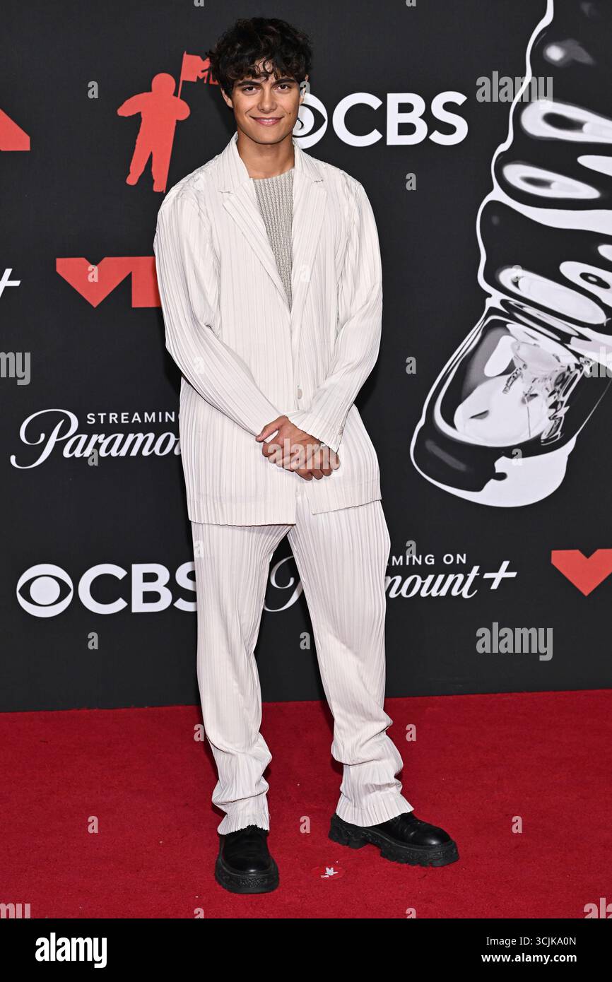 Benjamin De Almeida arrives at the MTV Video Music Awards on Sunday ...