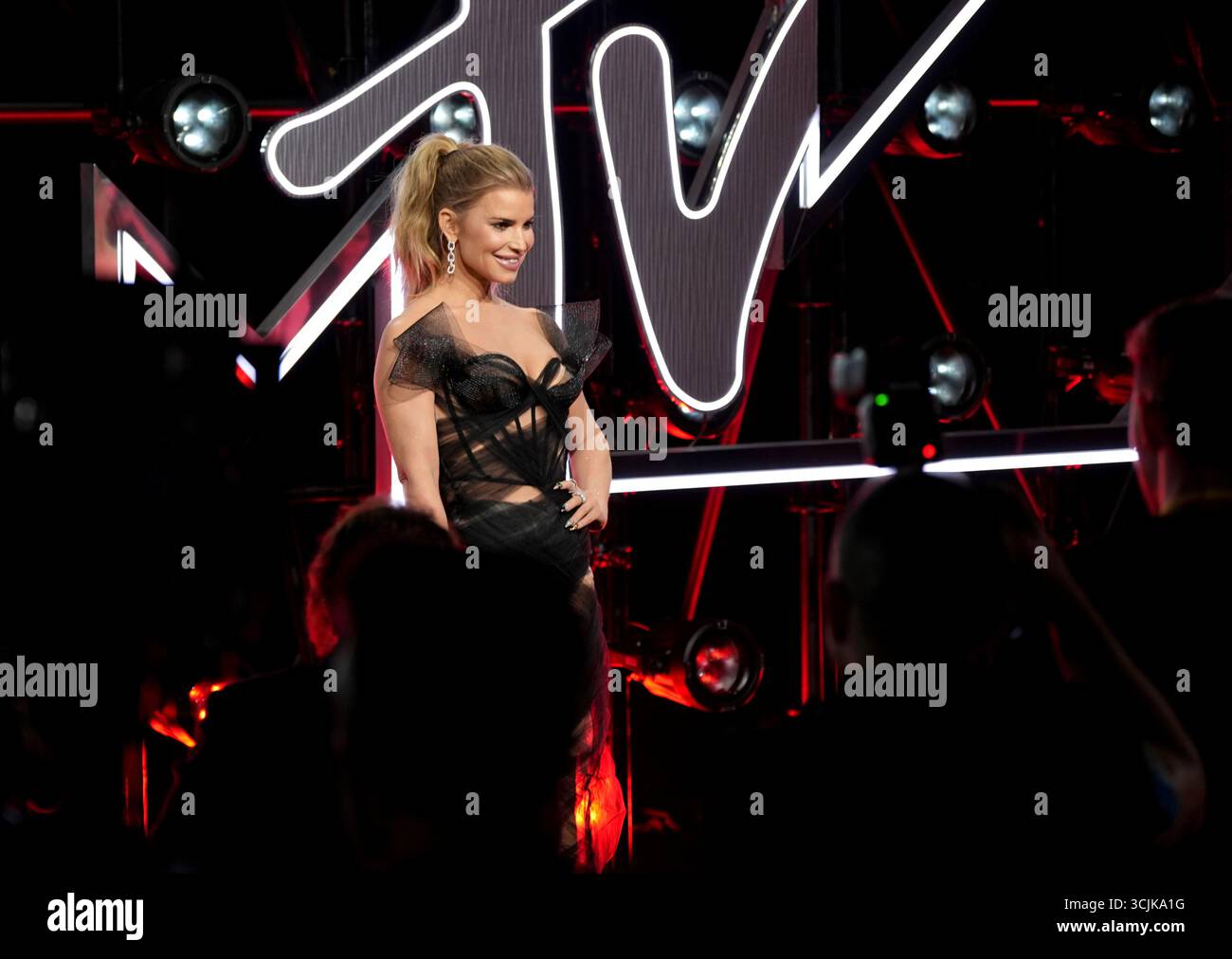 Jessica Simpson arrives on the red carpet at the 2025 MTV Video Music ...
