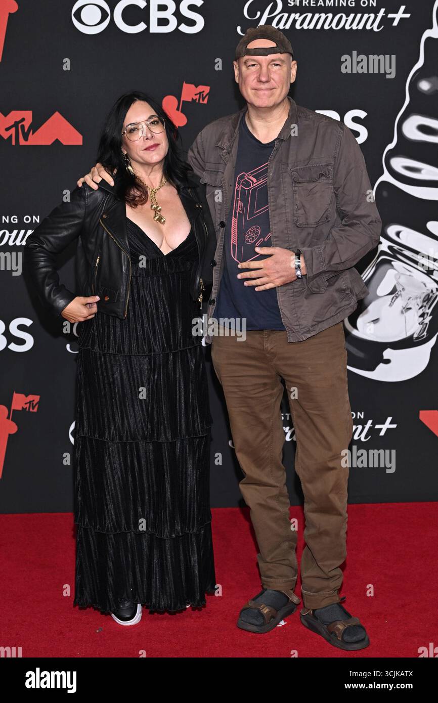 Danielle Brisebois, left, and Gregg Alexander arrive at the MTV Video ...