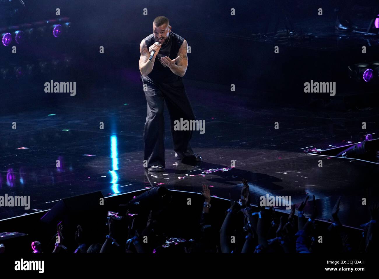 Ricky Martin performs during the MTV Video Music Awards on Sunday, Sept ...