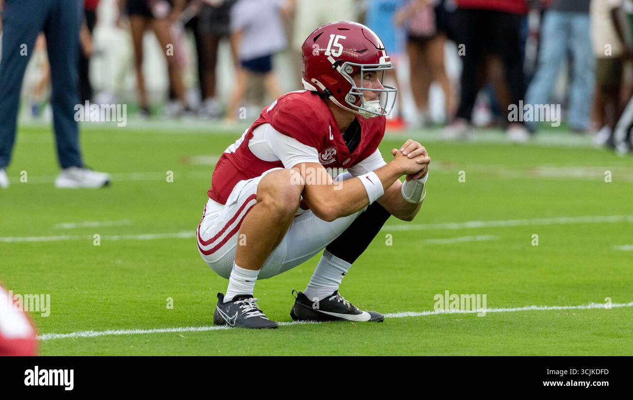 Alabama quarterback Ty Simpson (15) warms up before an NCAA college ...