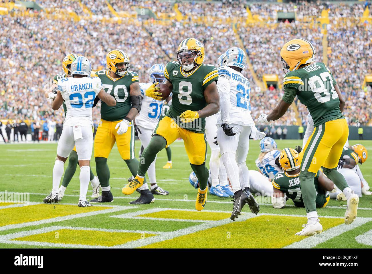 September 7, 2025: Green Bay Packers running back Josh Jacobs (8 ...