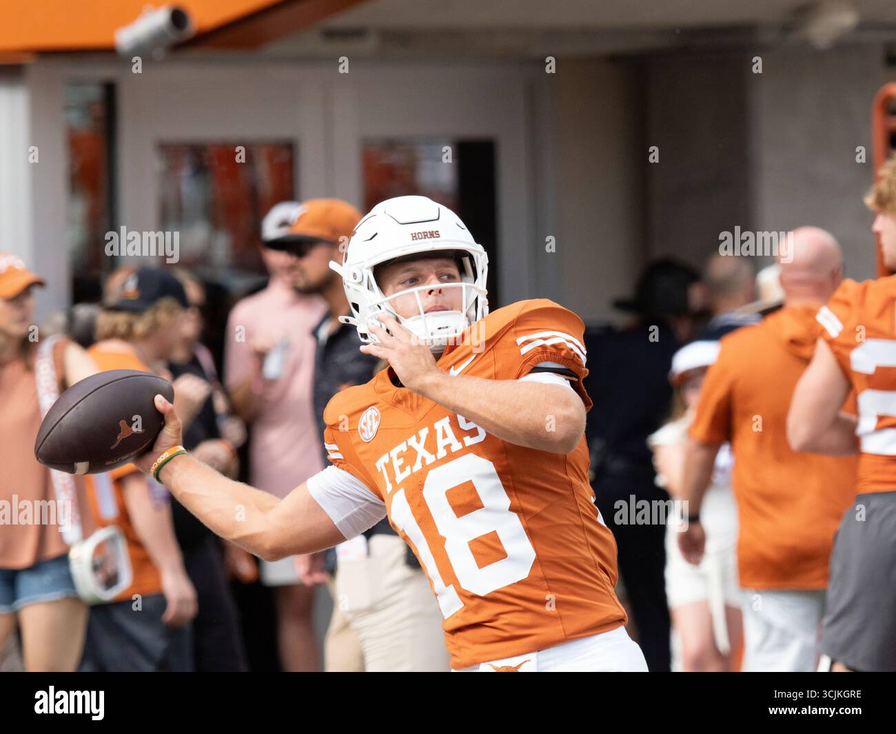 Texas quarterback Matthew Caldwell warms-up before an NCAA college ...