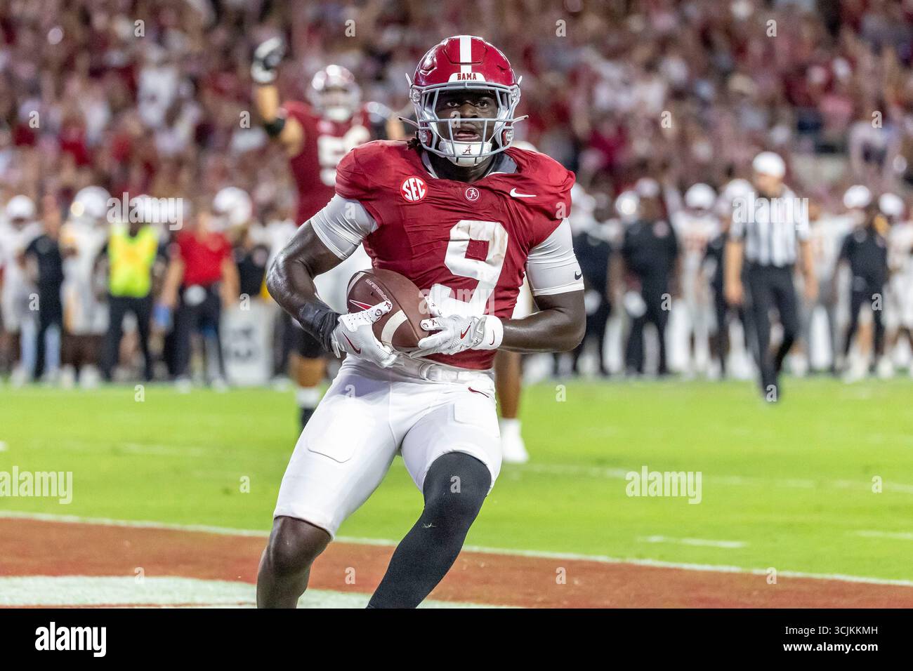 Alabama running back Richard Young (9) reacts after scoring a touchdown ...