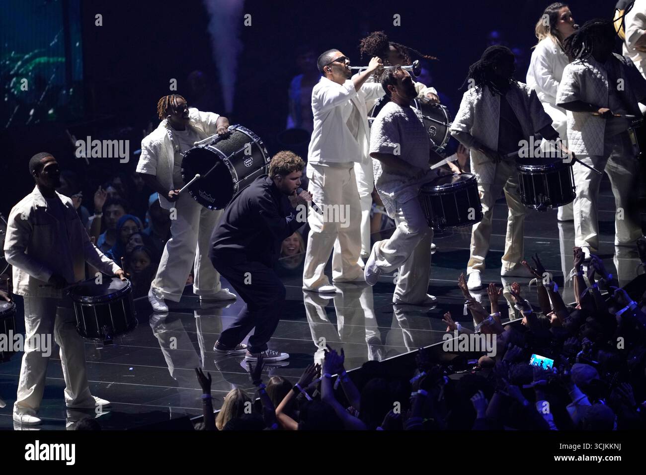 Alex Warren performs during the MTV Video Music Awards on Sunday, Sept ...