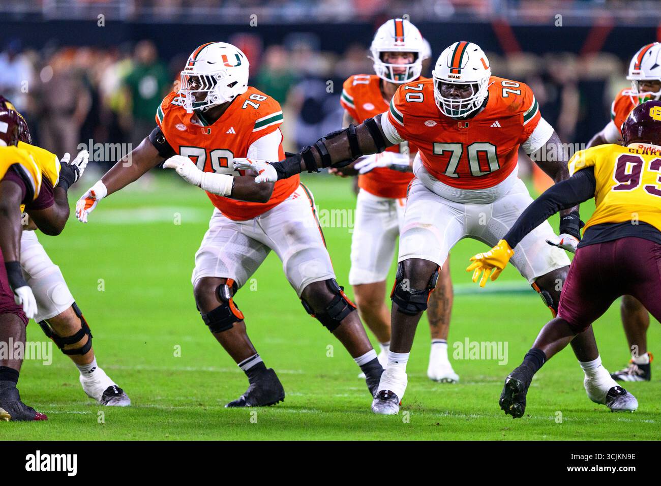 MIAMI GARDENS, FL - SEPTEMBER 06: Miami Hurricanes offensive lineman ...