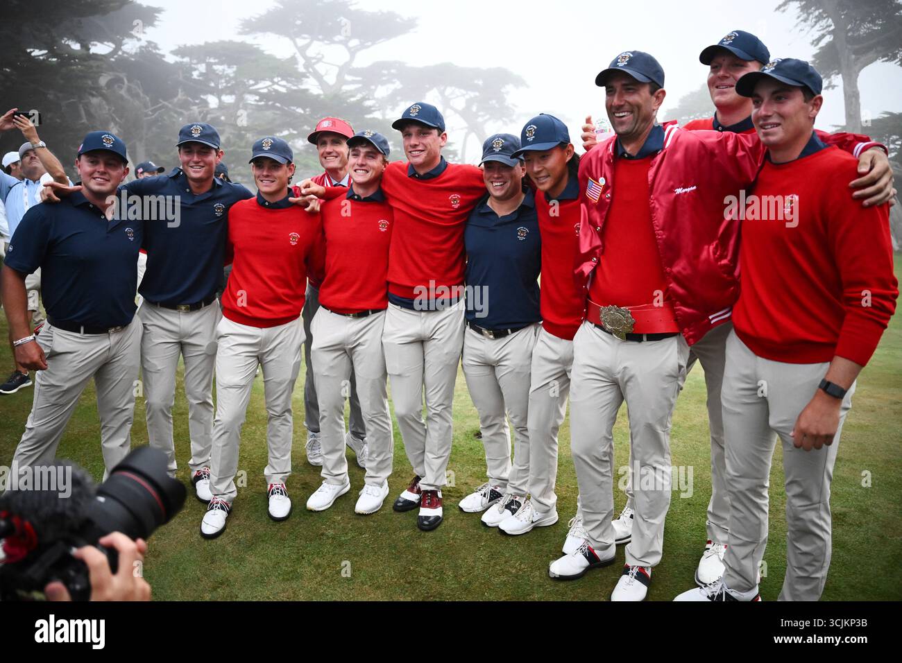 The USA team players embrace after defeating The Great Britain and ...