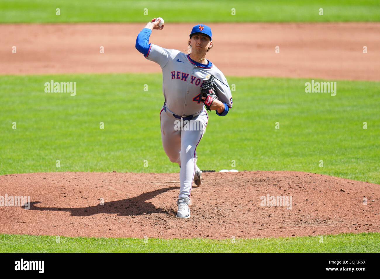 New York Mets pitcher Brandon Sproat throws during the fourth inning of ...