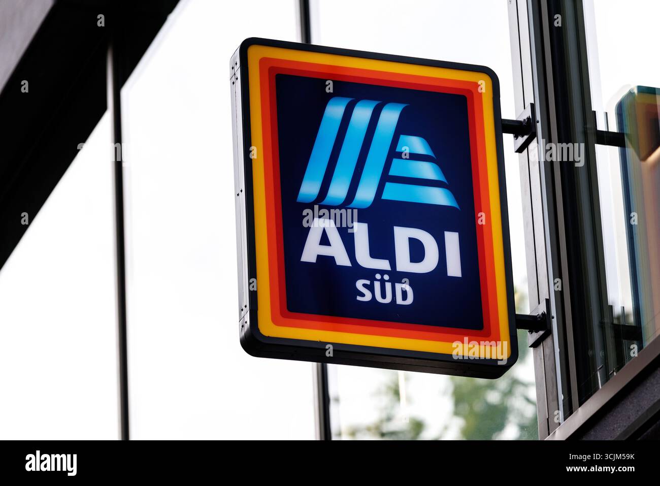Stuttgart, Germany. 04th Sep, 2025. The Aldi Süd logo can be seen at a ...
