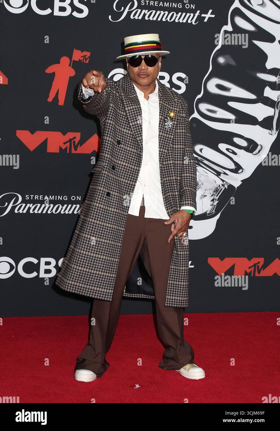 LL Cool J arriving at the 2025 MTV Video Music Awards held at the UBS ...
