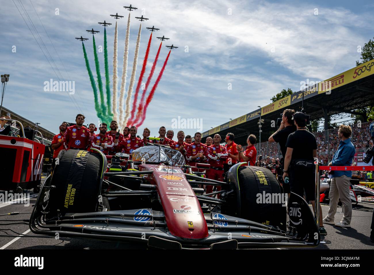 MONZA CIRCUIT, ITALY - SEPTEMBER 07: Lewis Hamilton, Ferrari SF-25 from ...