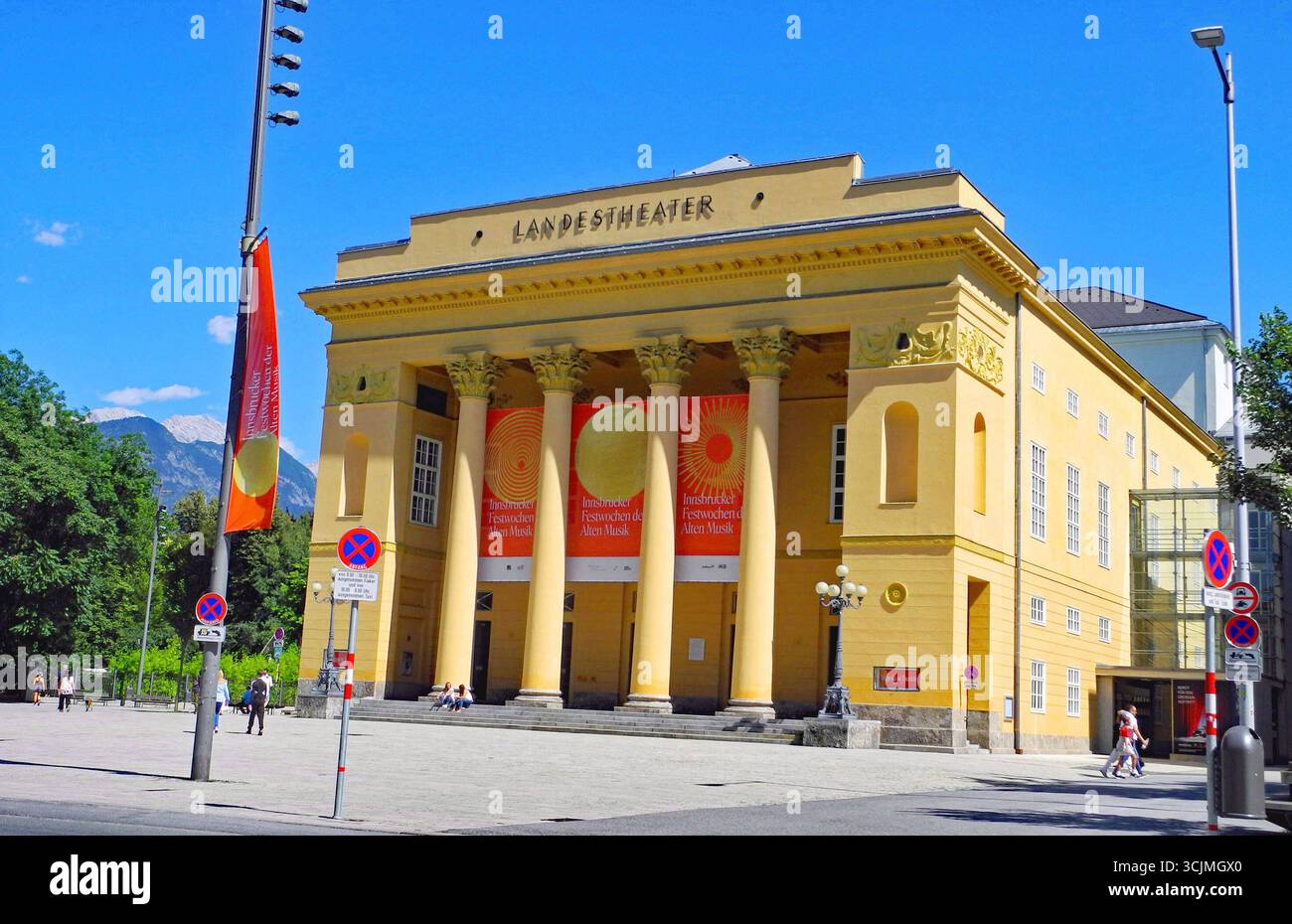 Tiroler Landestheater am Rennweg gegenueber der Hofburg *** Tiroler ...