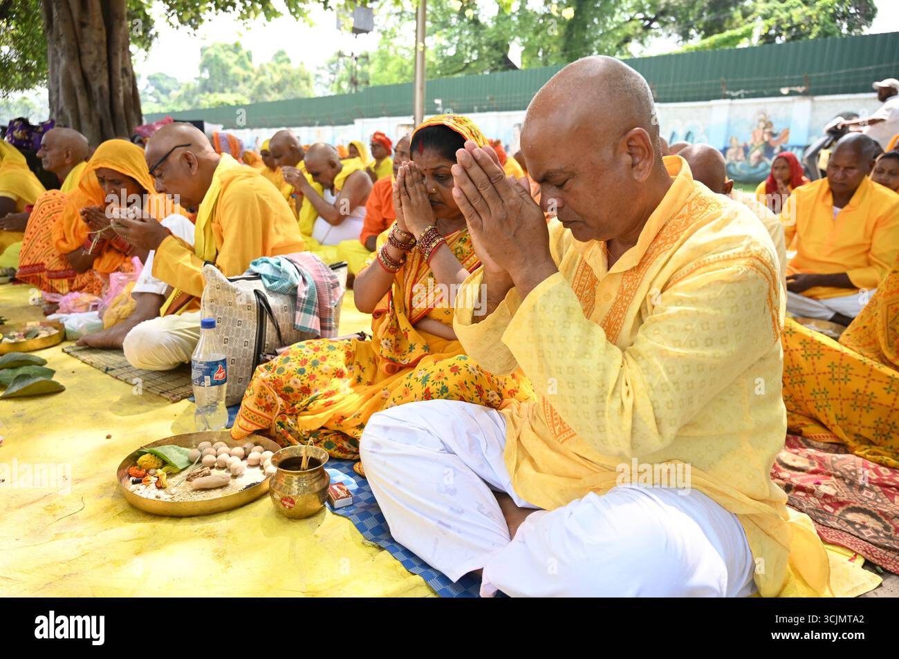 September 8, 2025, Prayagraj, Uttar Pradesh, India: Prayagraj: Devotee ...