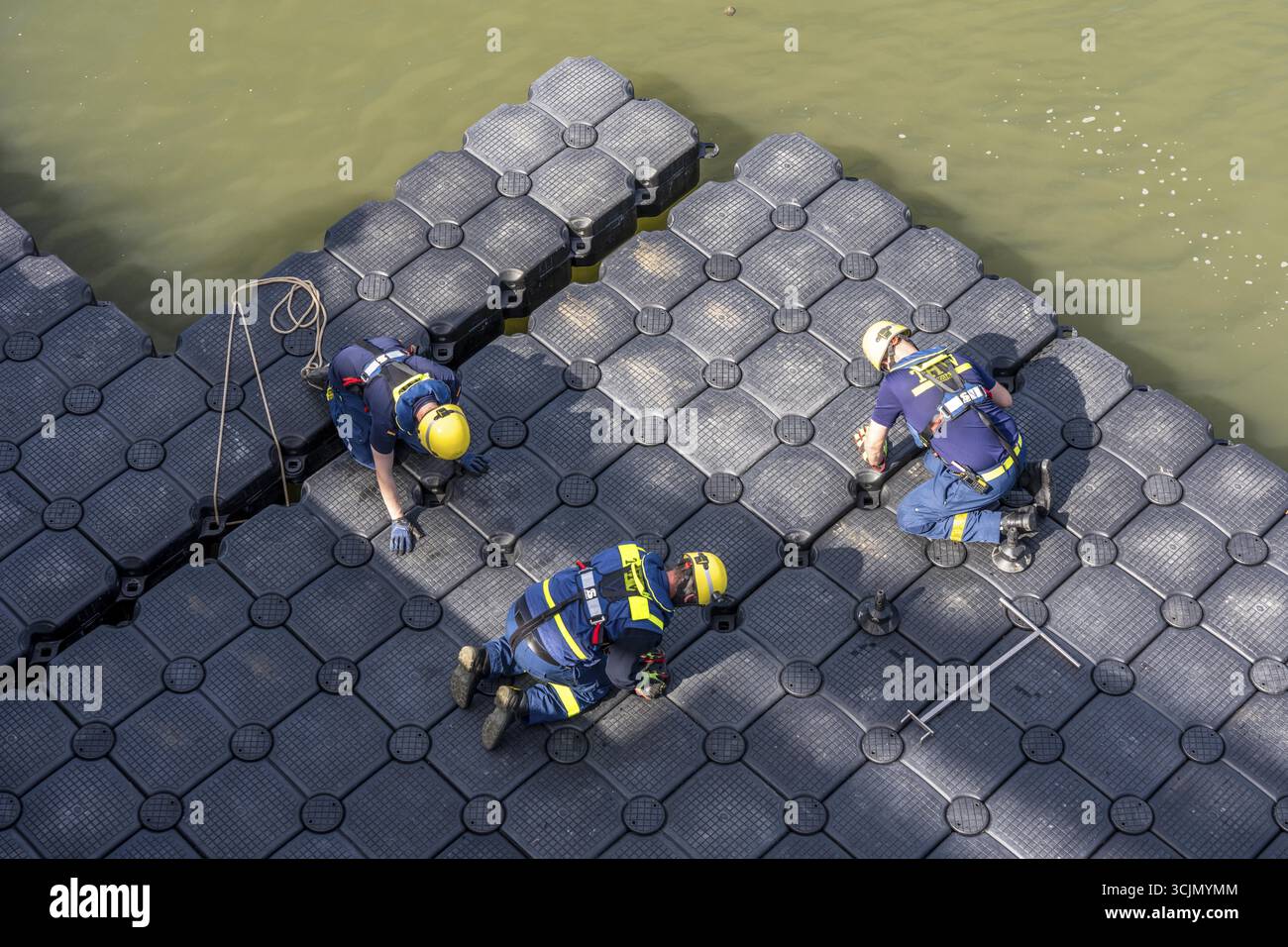 Construction of a floating platform with the jet-float system, this can ...