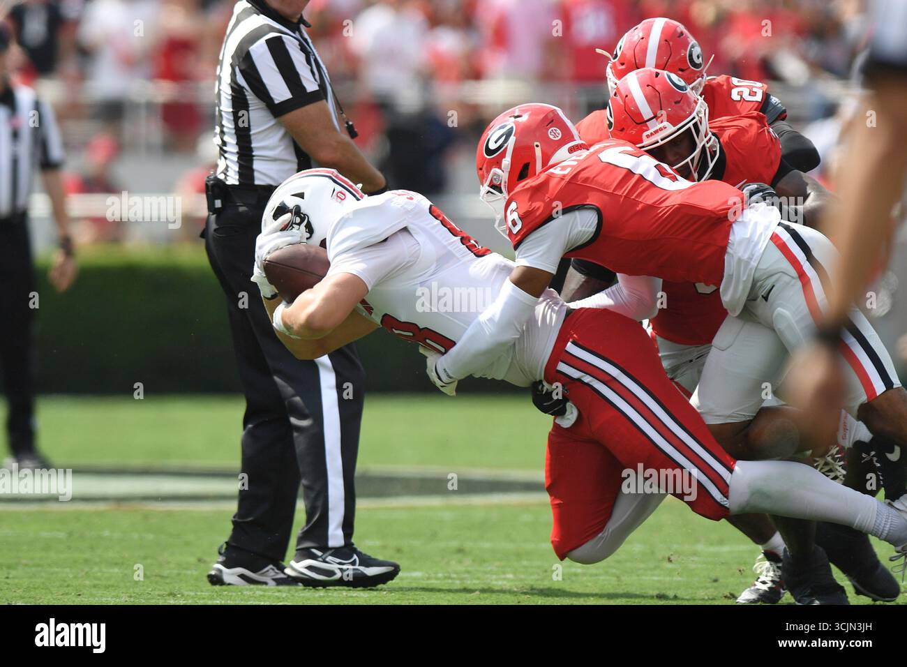 ATHENS, GA - SEPTEMBER 06: Defensive back Daylen Everette #6 of the ...