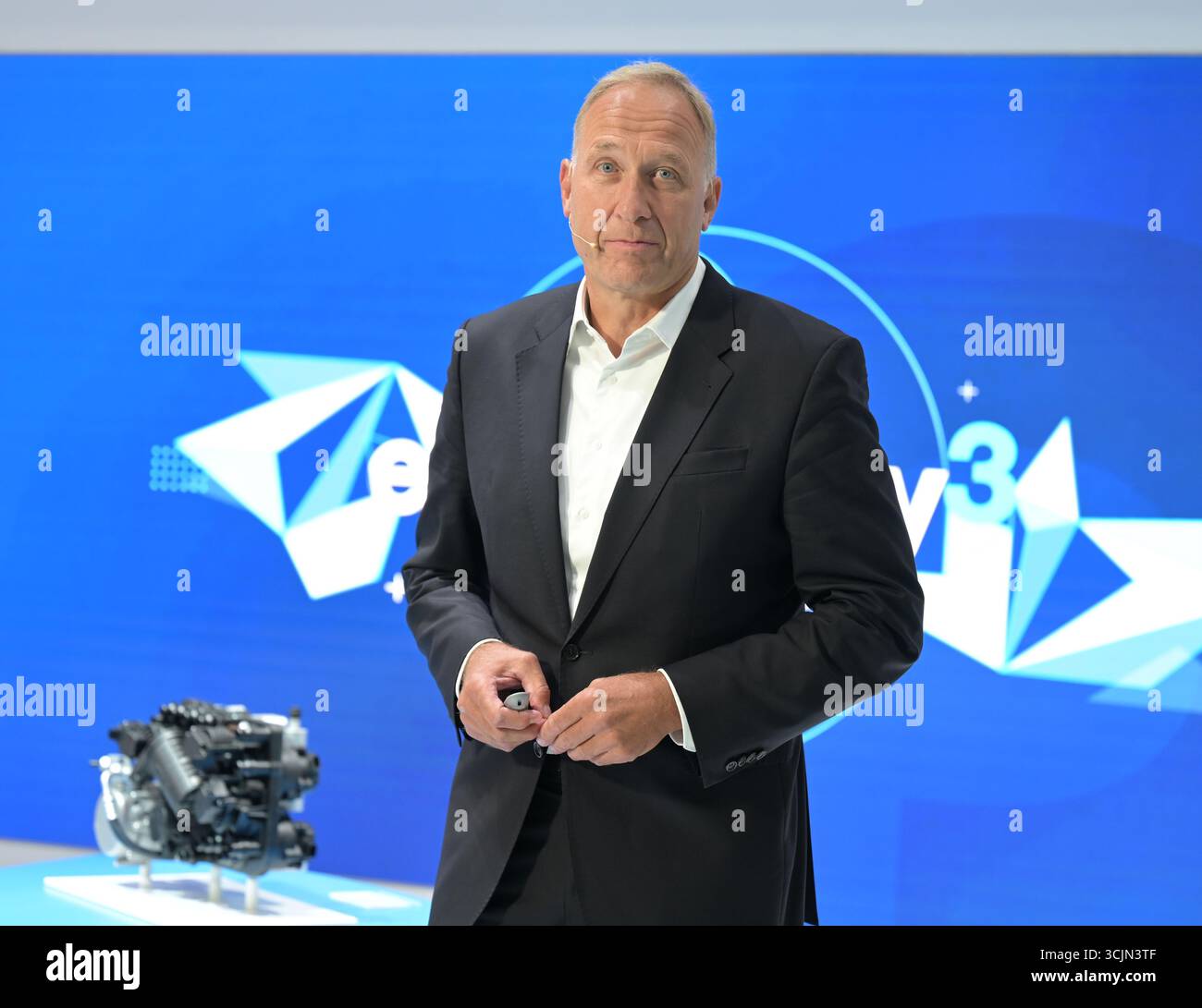 08 September 2025, Bavaria, Munich: Arnd Franz, CEO of Mahle, takes ...