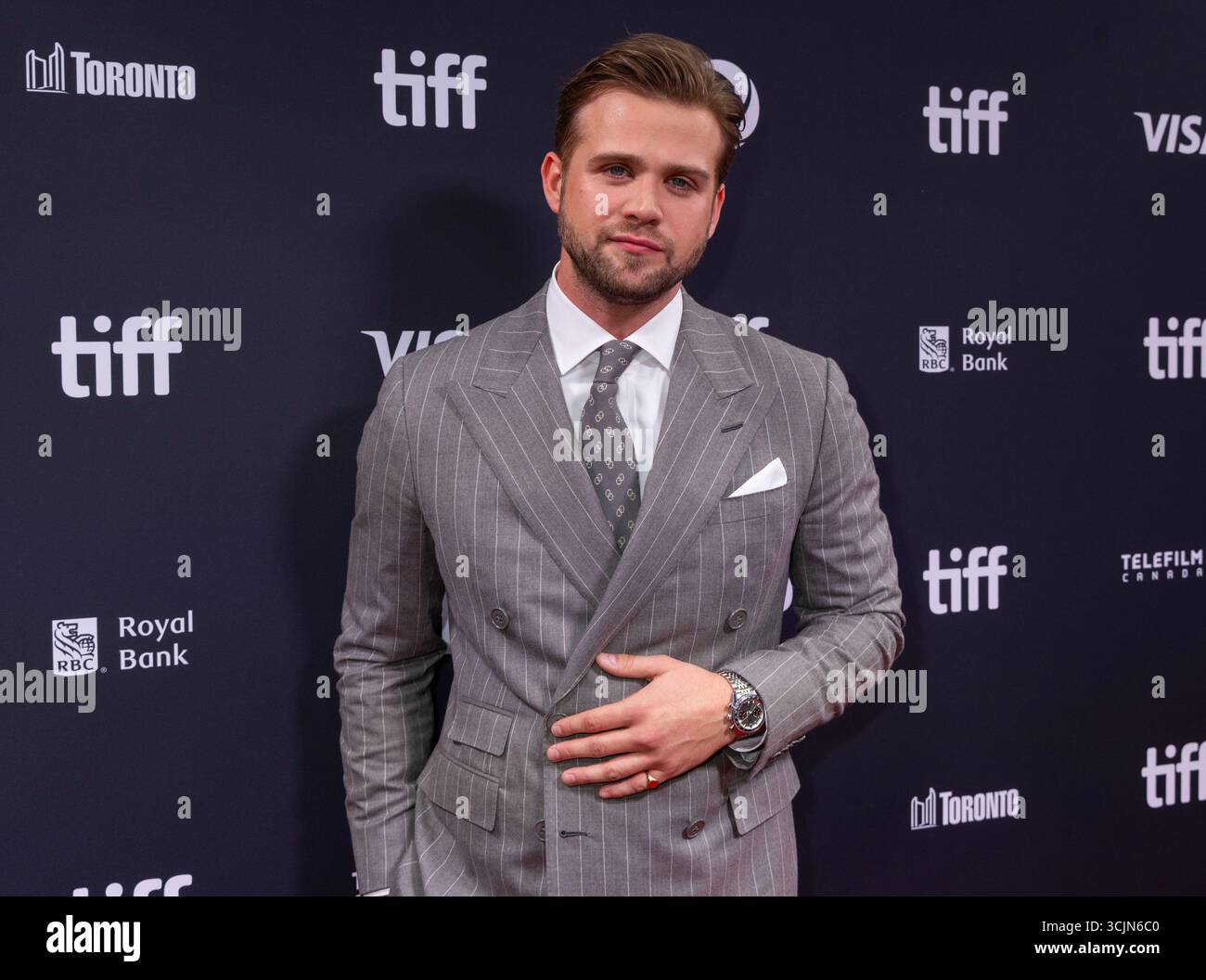 Toronto, Canada. 7th Sep, 2025. Actor Leo Woodall poses for photos as ...