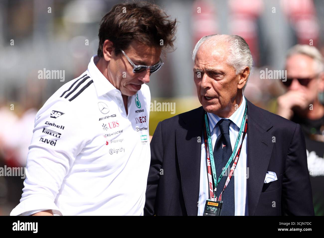 Marco Tronchetti Provera CEO of Pirelli (R) speaks with Torger ...