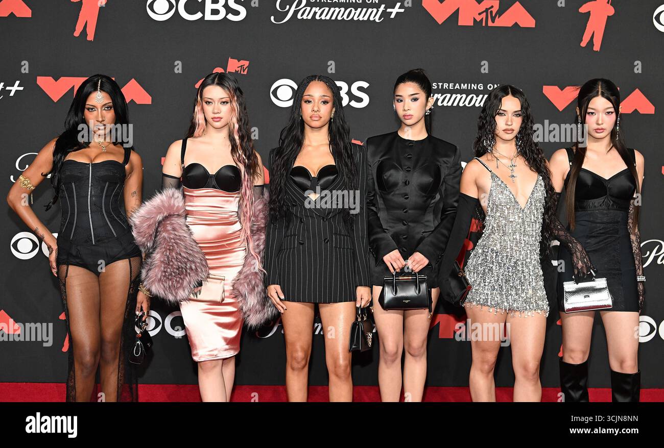 KATSEYE - Lara Raj, Megan, Manon, Sophia, Daniela and Yoonchae attends ...