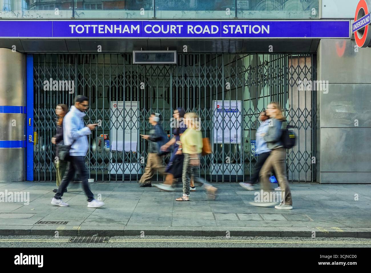 London, UK. 8th Sep, 2025. Tottenham court station is shut and people ...