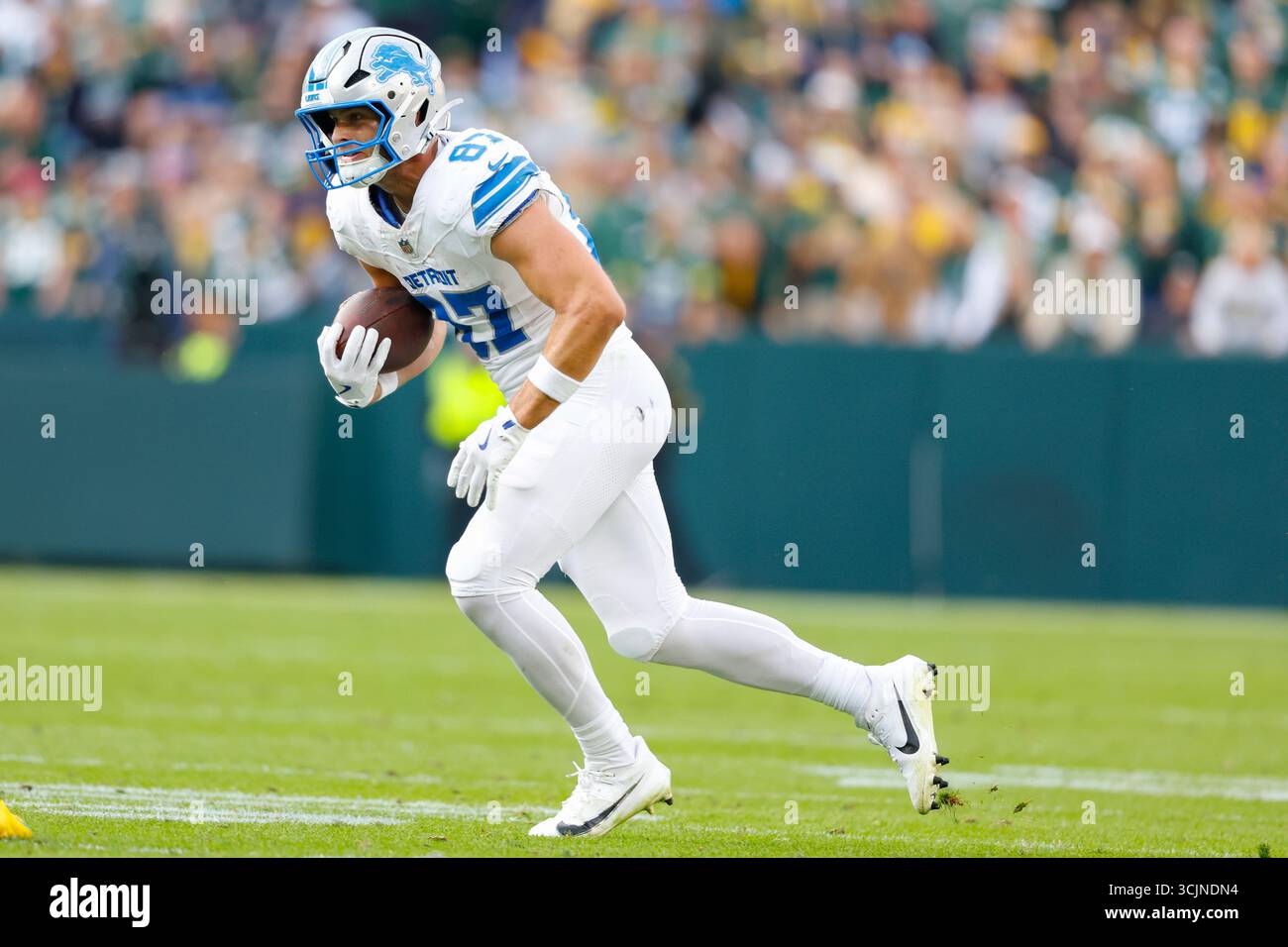 Detroit Lions tight end Sam LaPorta (87) runs the ball during a NFL ...